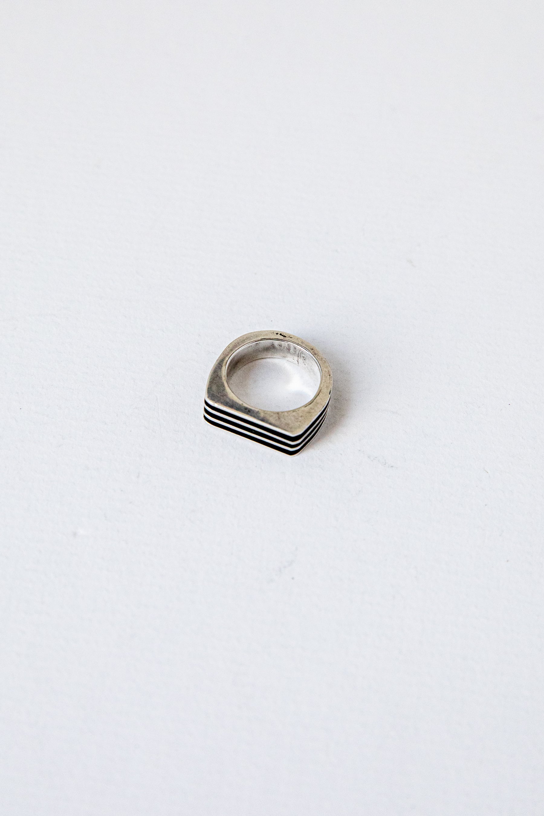 Silver Channeled Ring – Prism Boutique