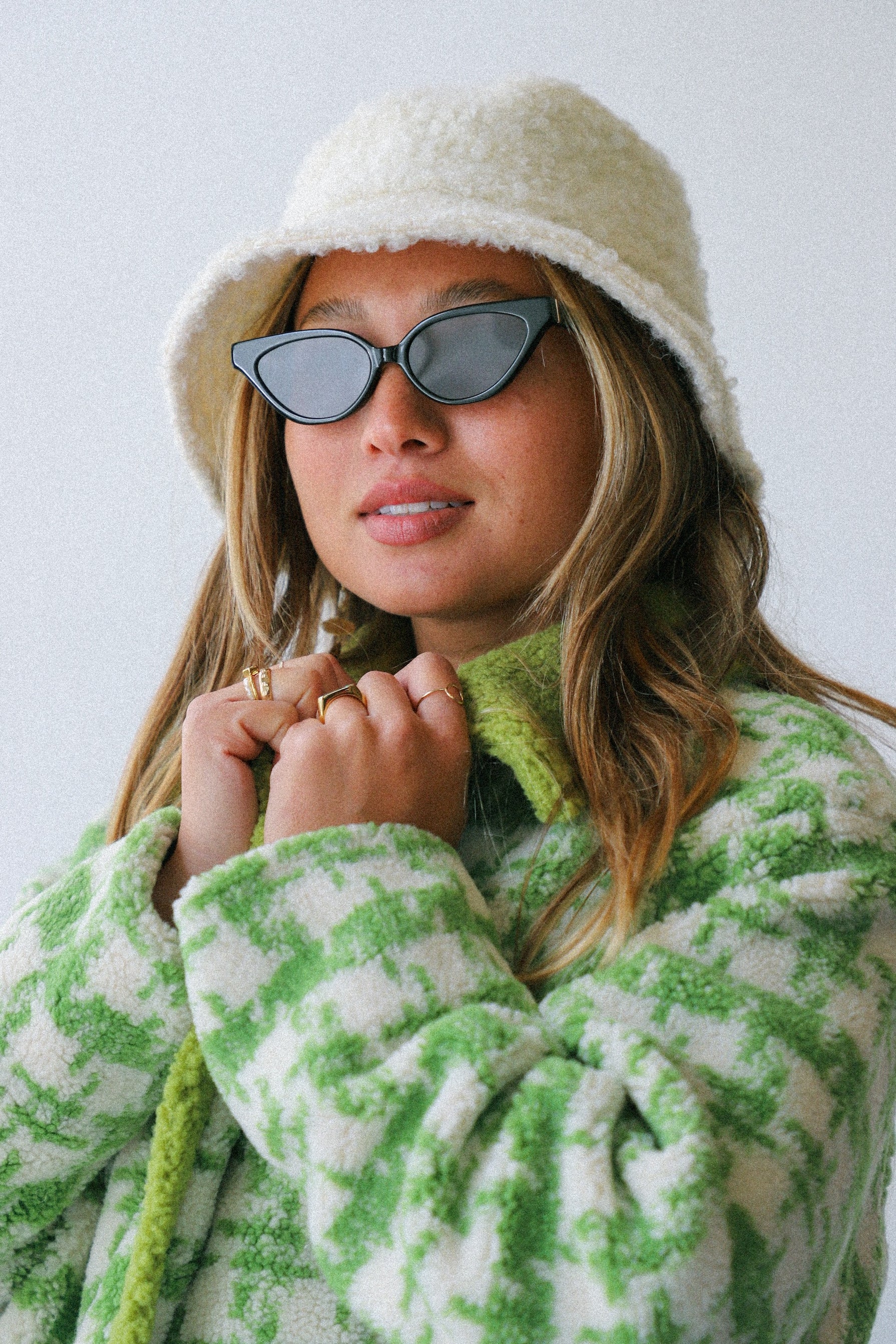 Ivory Boucle Shore Bucket — Prism Boutique