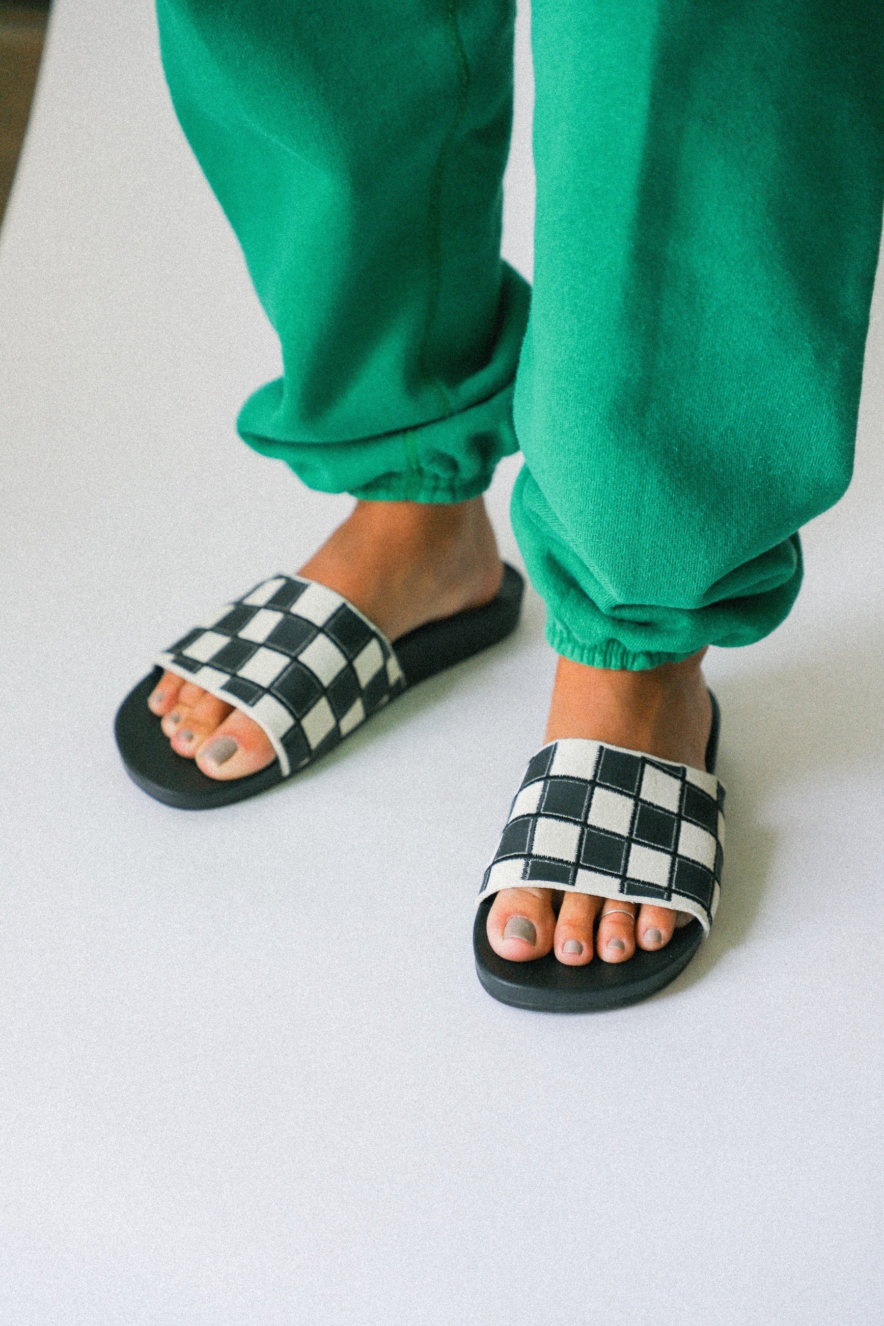 Oversized Check Decon Slide – Prism Boutique