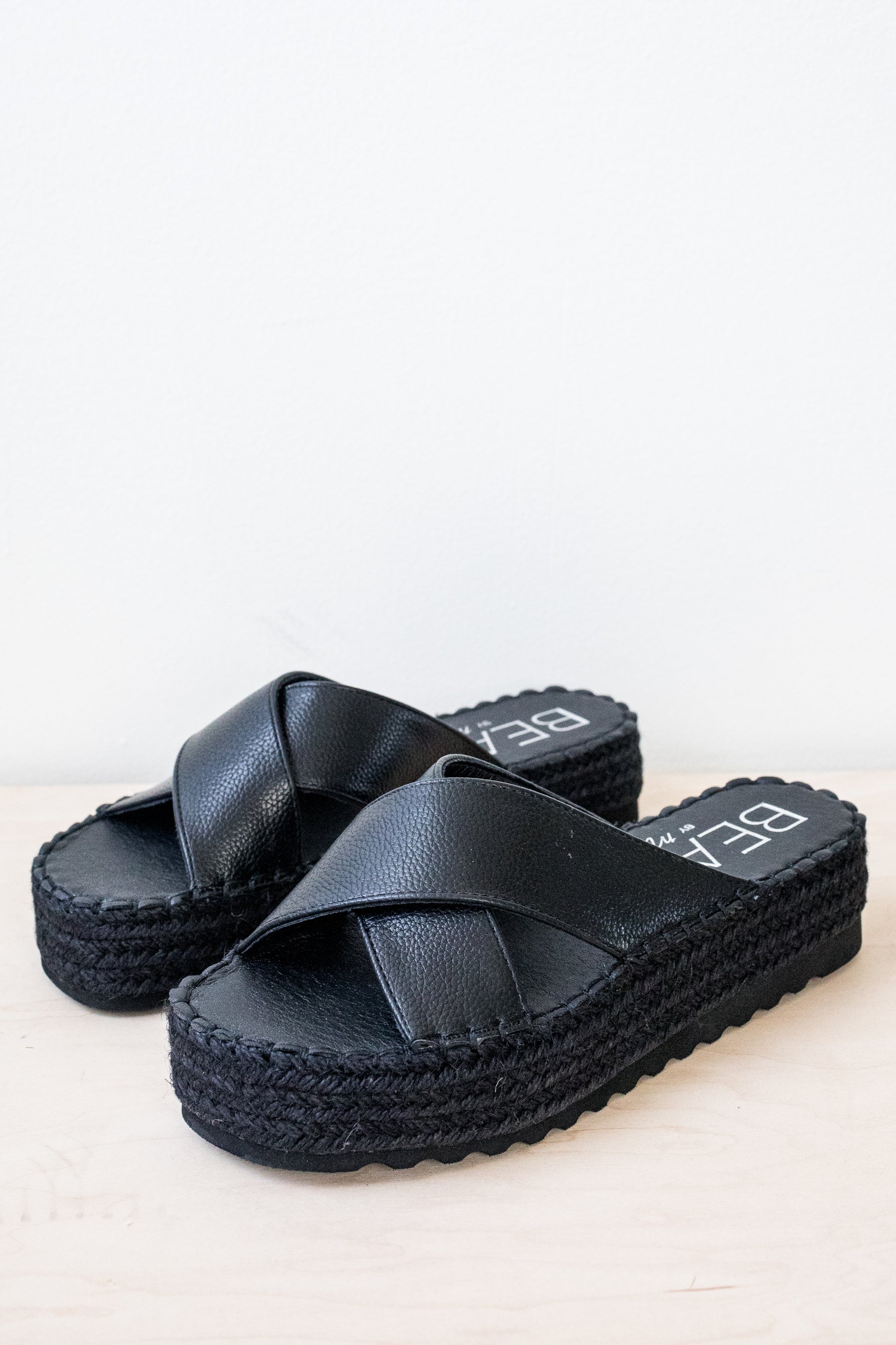 Black Cove Slides — Prism Boutique